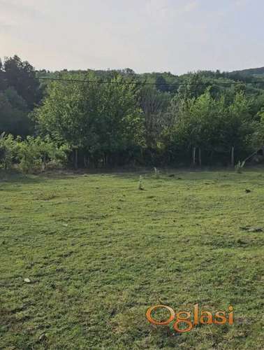 Prodajem gradjevinski plac-Kosmaj