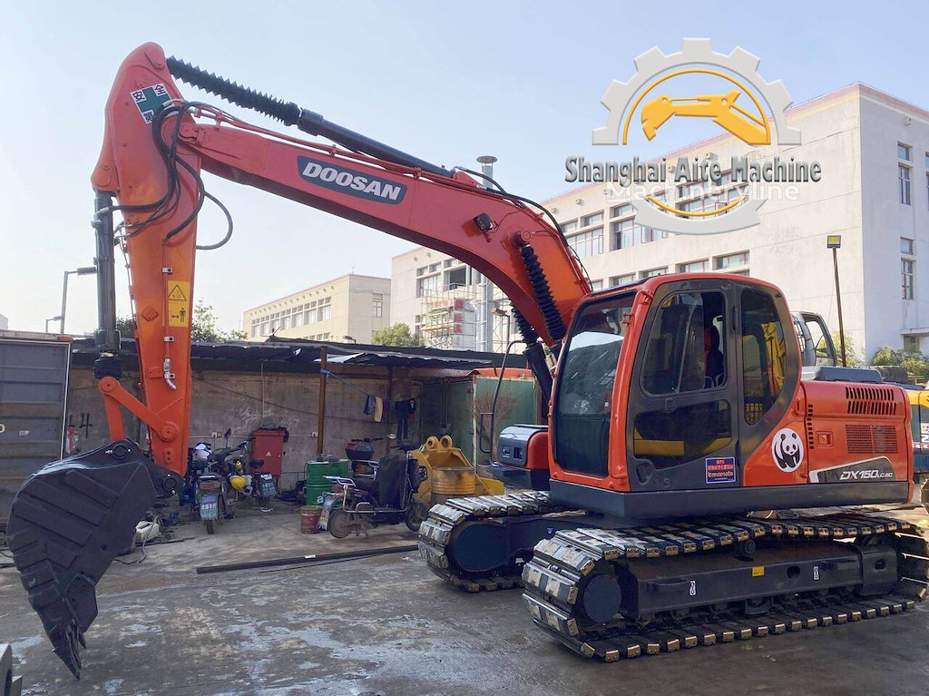 Doosan DX150 bager guseničar