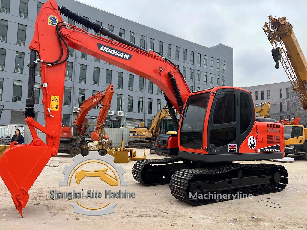 Doosan DX150 bager guseničar