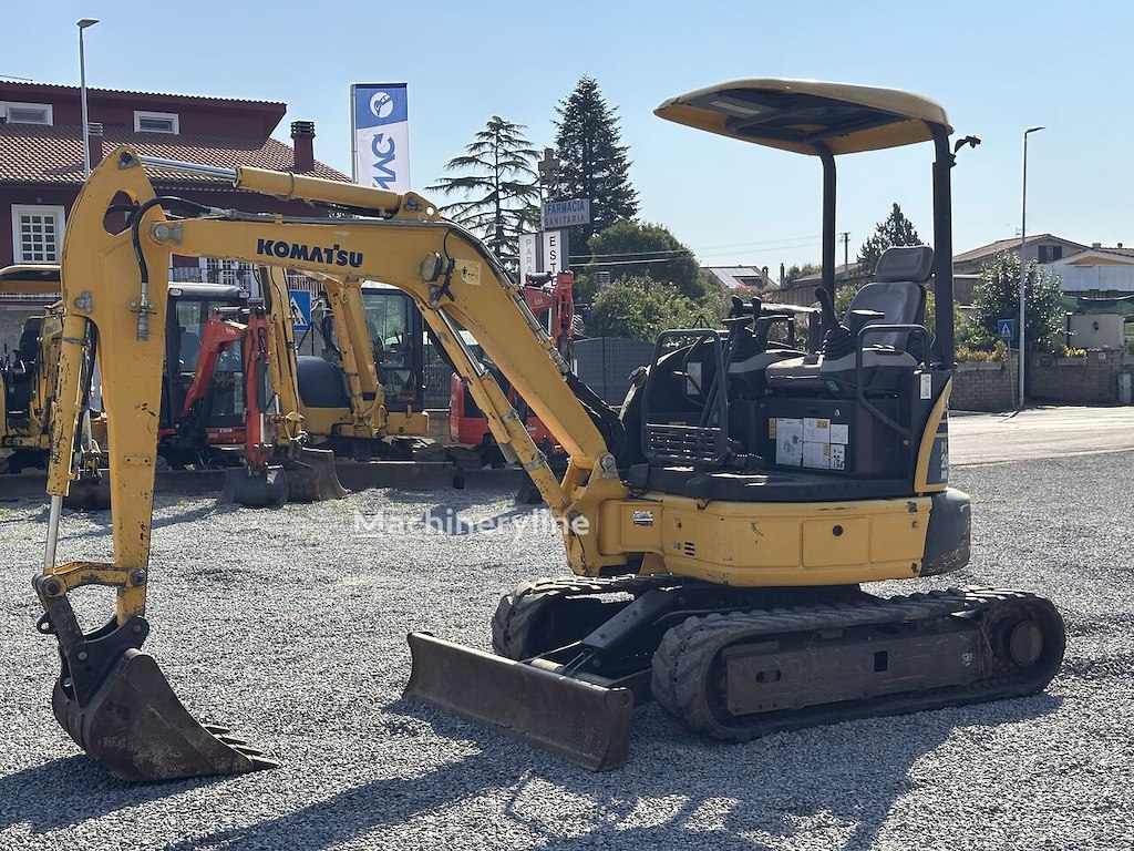 Komatsu PC26MR-3 mini bager