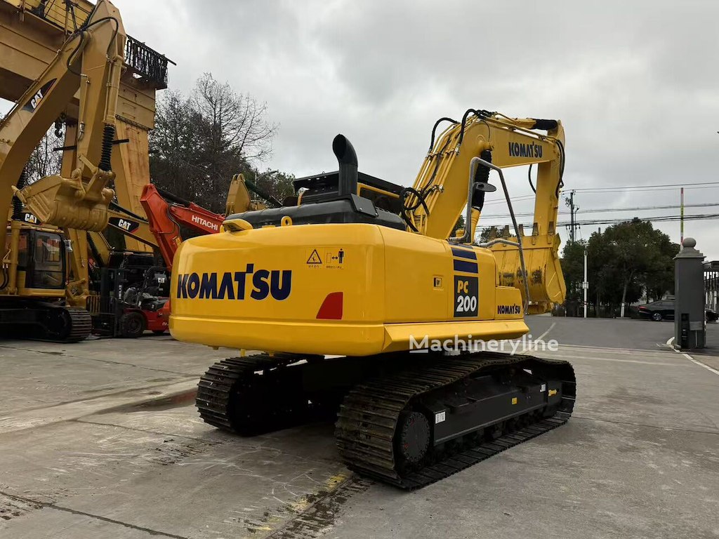 Komatsu pc200-8 bager guseničar