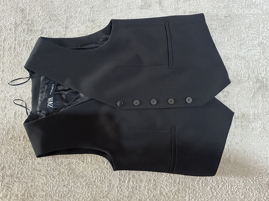 Zara crni prsluk