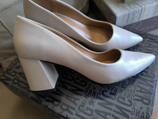 Reserved cipele