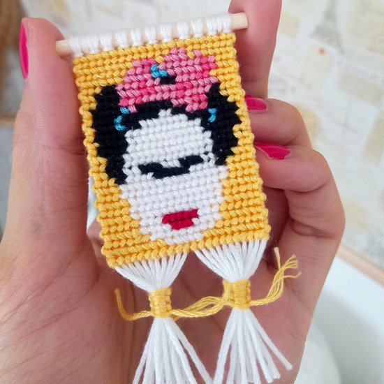 Frida Kalo mini makrame