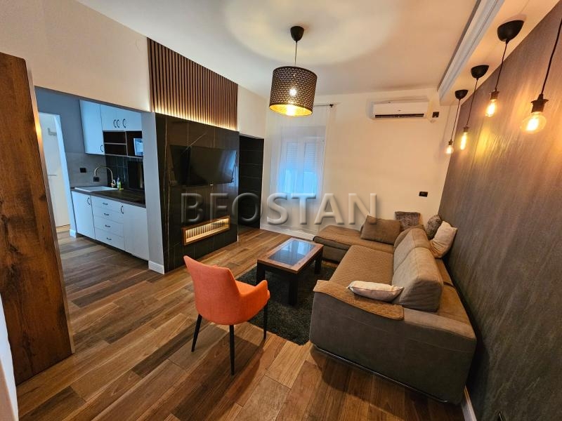 Centar - Vracar crveni krst #63736 700 €