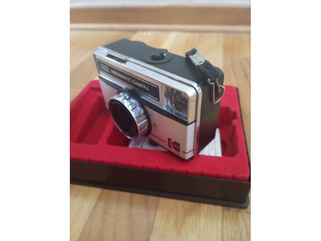 Kodak Instamatic camera 177x