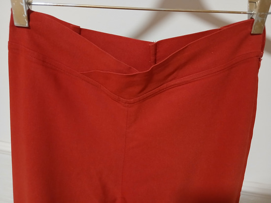 Ženske pantalone sa elastinom