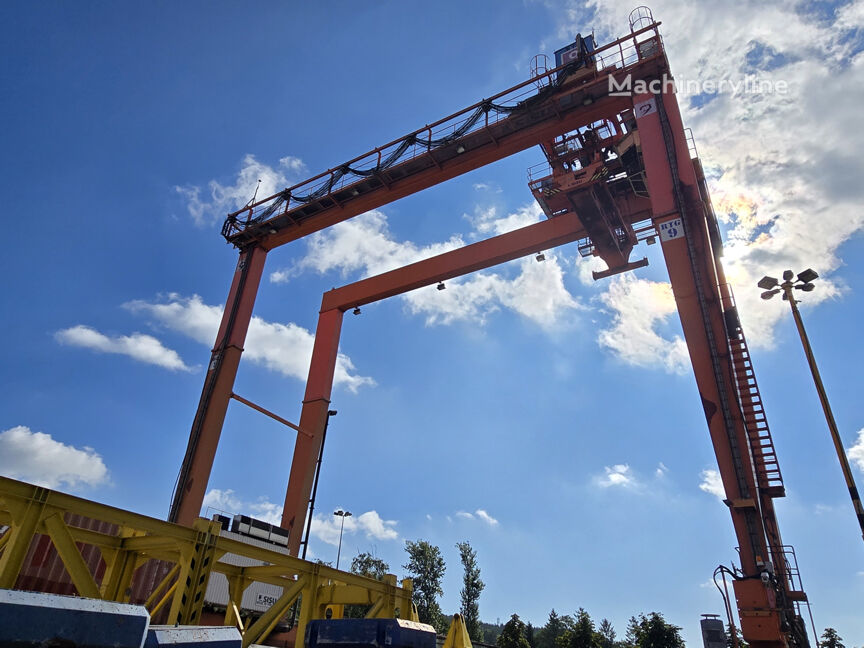 Kalmar 105 RTG 402018-MB8E-2040C portalni kran