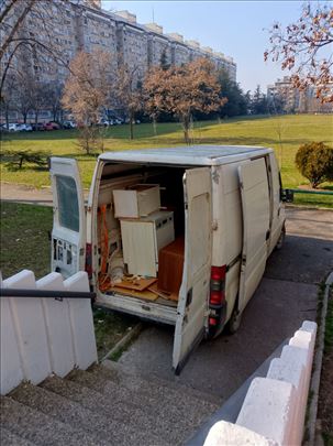 Čišćenje podruma tavana dvorišta - odnošenje