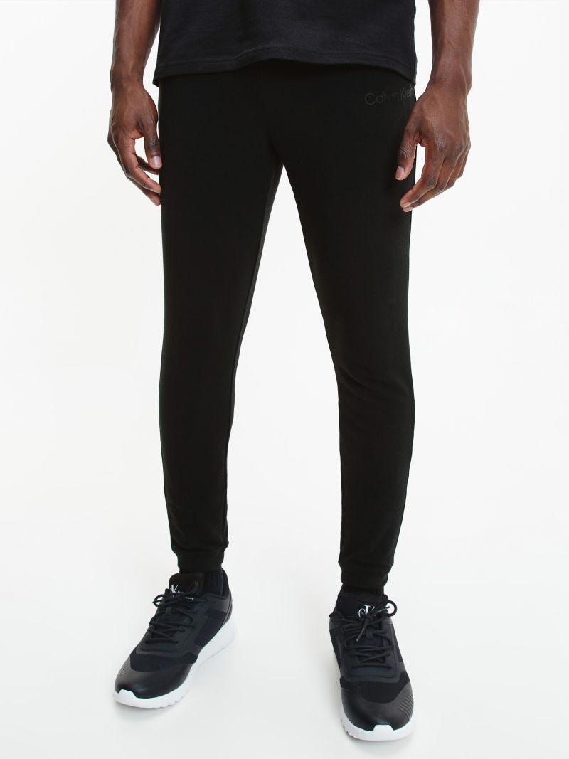 Calvin Klein Performance PW Sweatpants
9498,00 RSD 
12664,00 RSD (-25%) Najniža cena u poslednjih 30 dana*
12664,00 RSD (-25%) Najniža cena u poslednjih 30 dana*
12664,00 RSD (-25%) Redovna cena