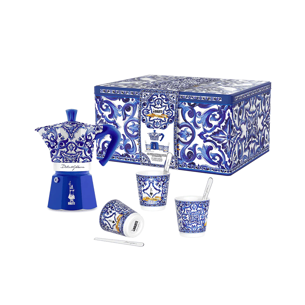 Bialetti Dolce & Gabbana Box Moka Express Blu Mediterraneo za 6 šolj., 3 porcelanske šoljice i 3 srebrna mešača