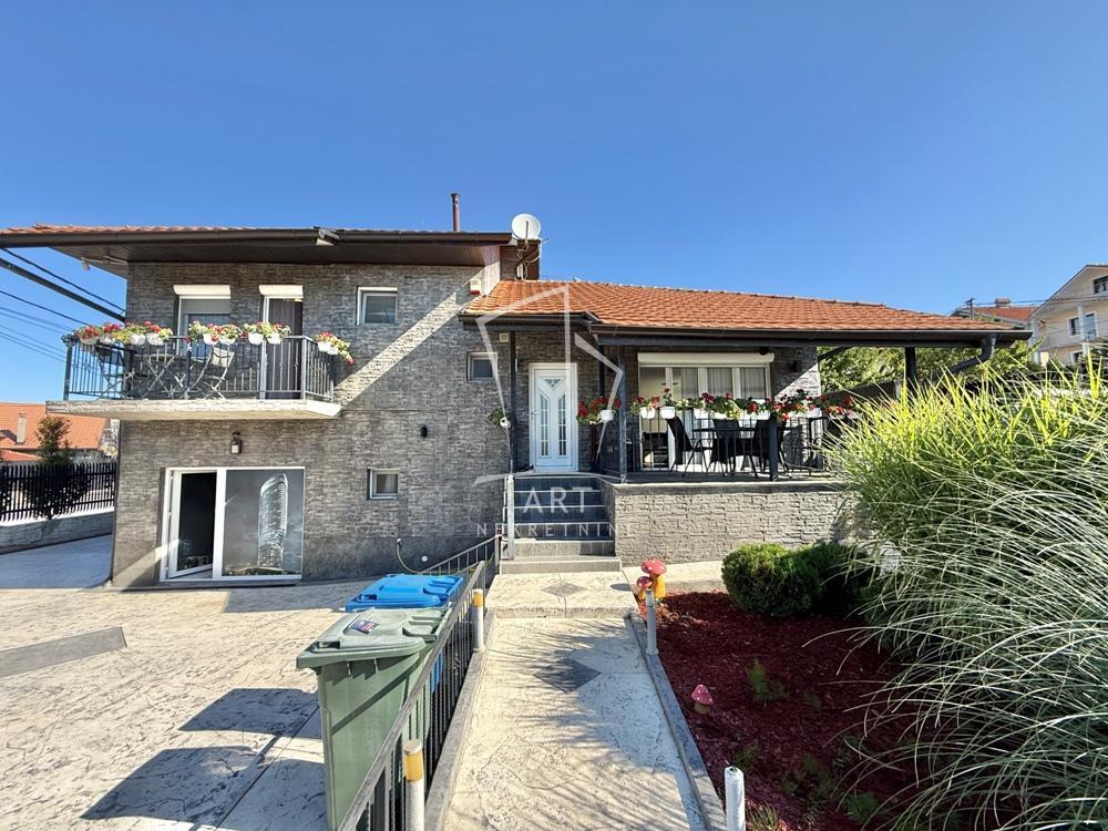 Milutina Miljkovića, Kuća na prodaju, 177m2, 680.000€