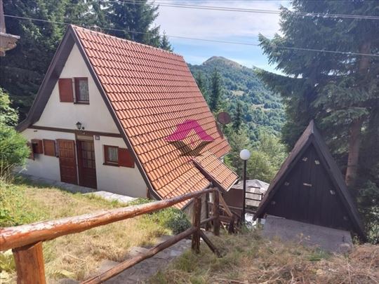 Kopaonik Vikend naselje vikend kuća sa tri etaže i
