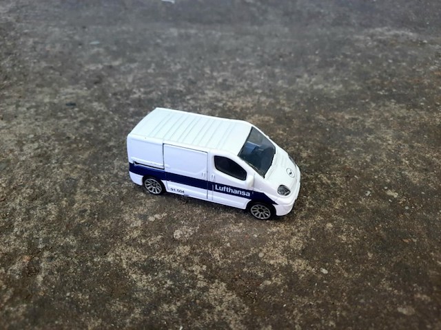 Majorette - Renault Trafic Lufthansa