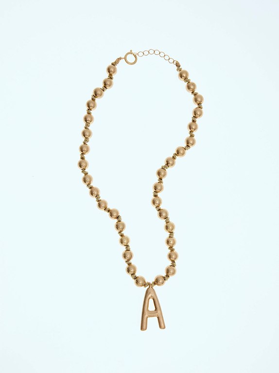 SHORT NECKLACE WITH GOLD BEADS