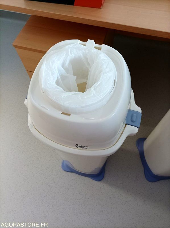 Prodaje se TOMMEE TIPPEE kontejner za smeće na aukciji