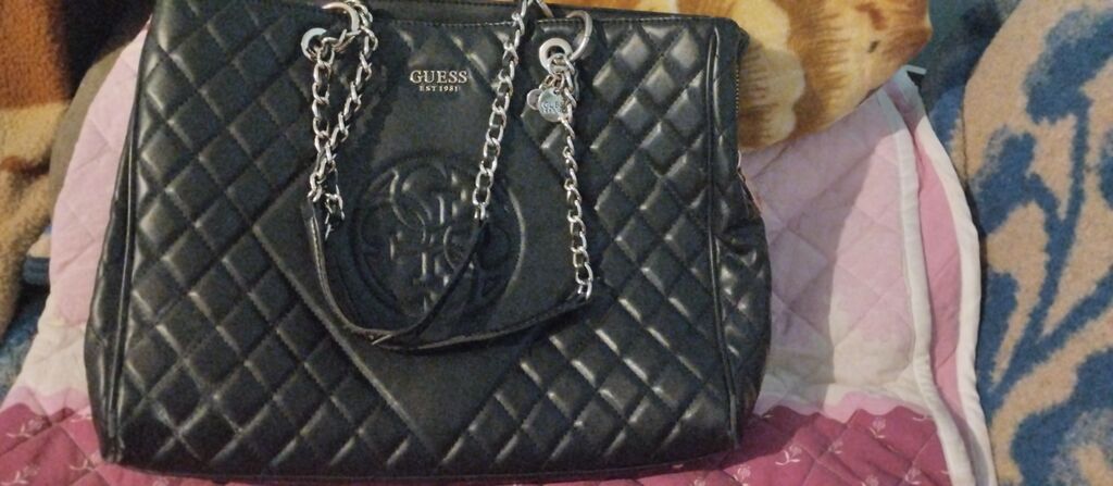 Ceger, Guess, Materijal: Veštačka koža