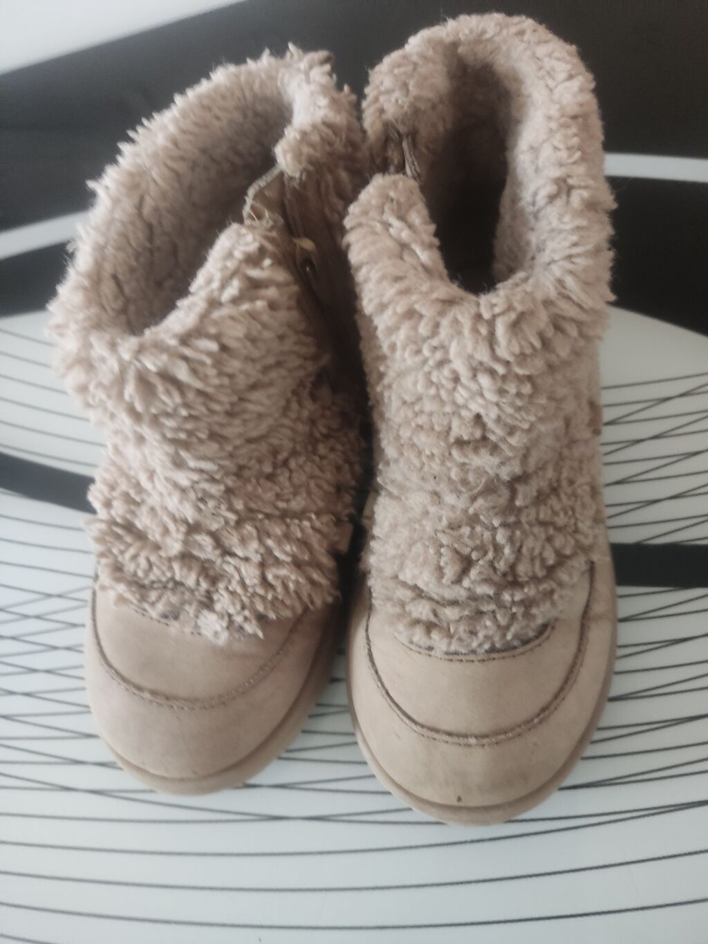 Ugg čizme, Zara, Veličina - 26