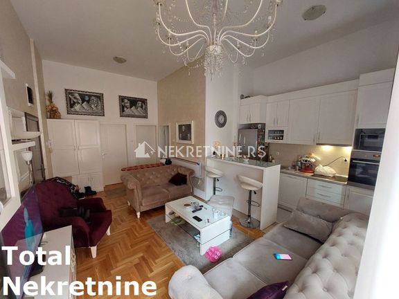 Trosoban stan NOVI SAD, 200850€