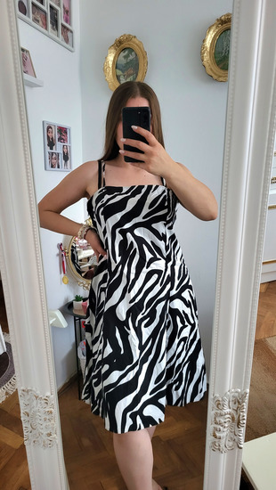 Zebrasta Yessica haljina