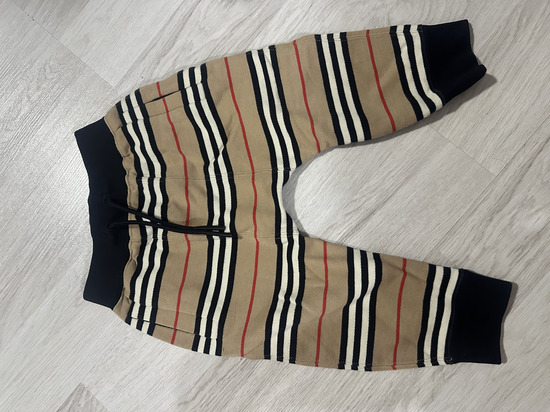 Burberry dečije pantalone 2Y