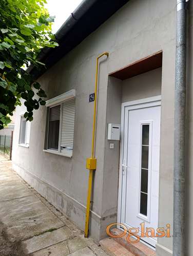 Prodajem kuću u centru Bečeja