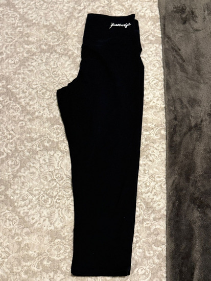 Kendall x Kylie helanke NOVE