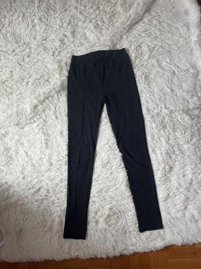 Crne pantalone
