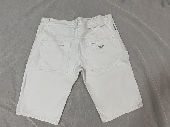 Armani jeans original bele bermude velicina 26
