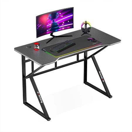 Huzaro Hero 1.6 Crni Gaming sto
