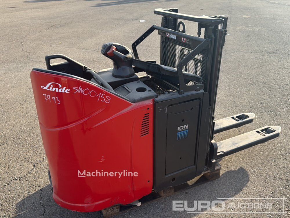 Prodaje se Linde D12HP SP kašiku za prednje utovarivač na aukciji