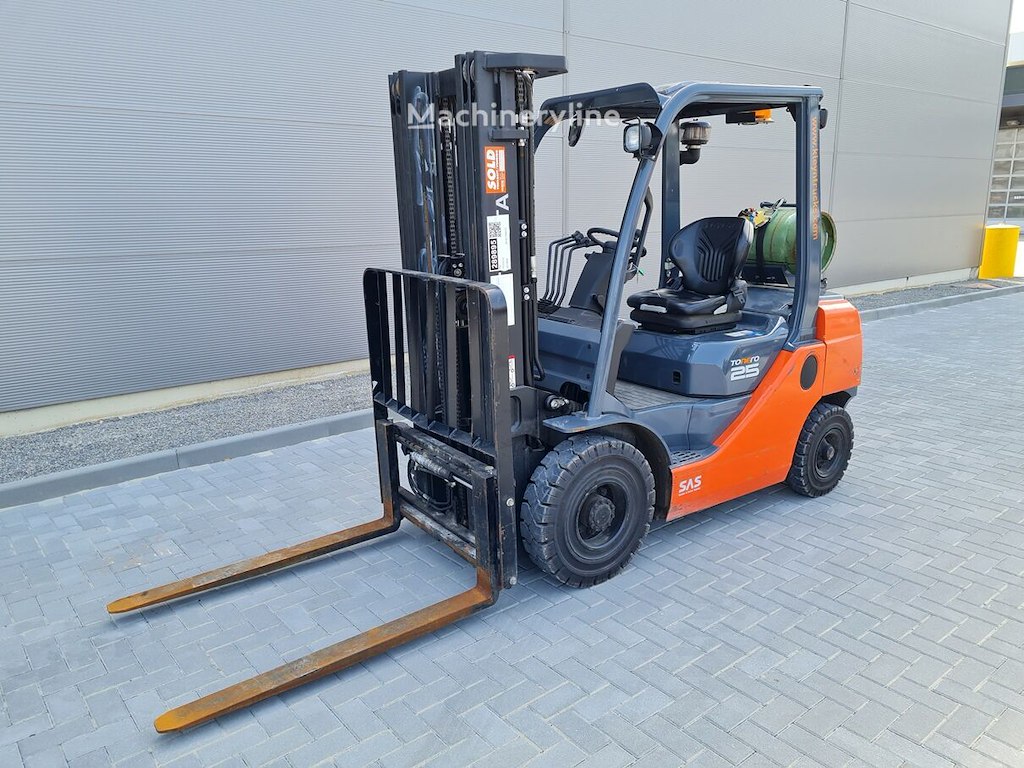 Toyota 02-8FGF25 viljuškar na gas