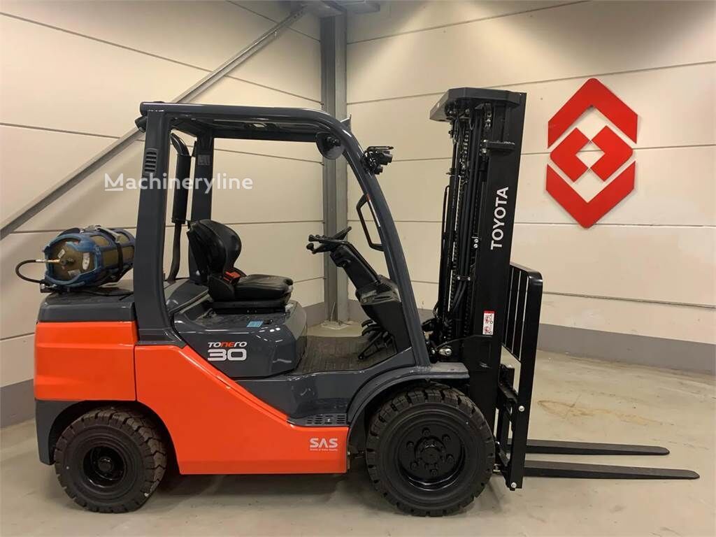 Toyota 02-8FGF30 viljuškar na gas