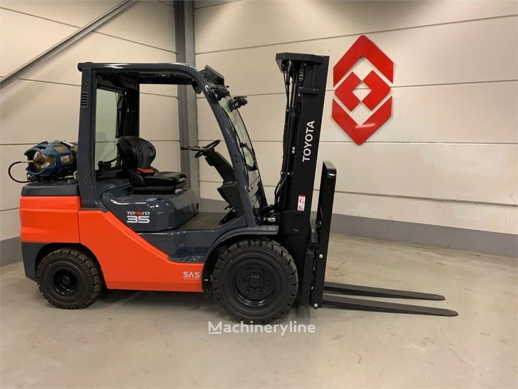 Toyota 02-8FGJF35 viljuškar na gas