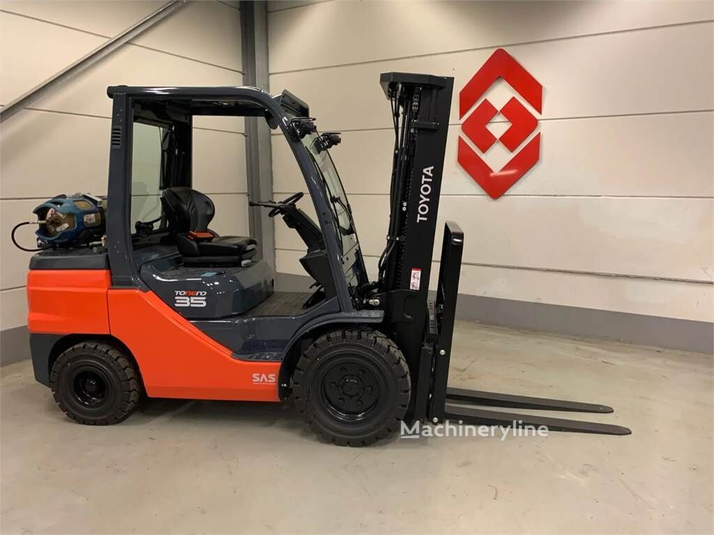 Toyota 02-8FGJF35 viljuškar na gas