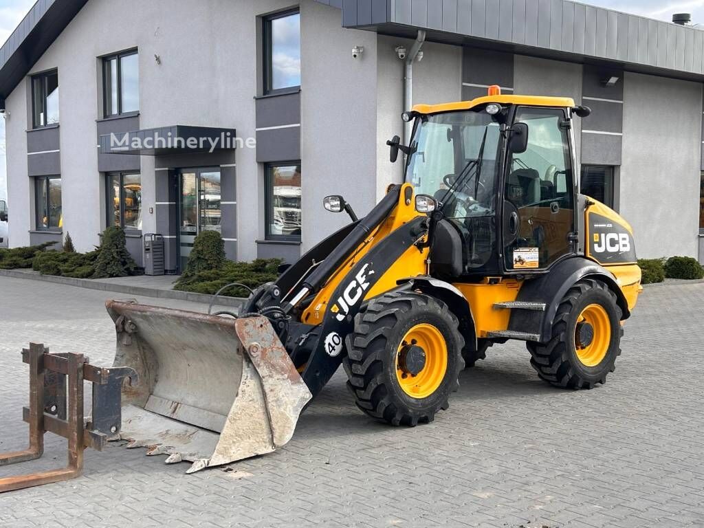JCB 409 teleskopski utovarivač