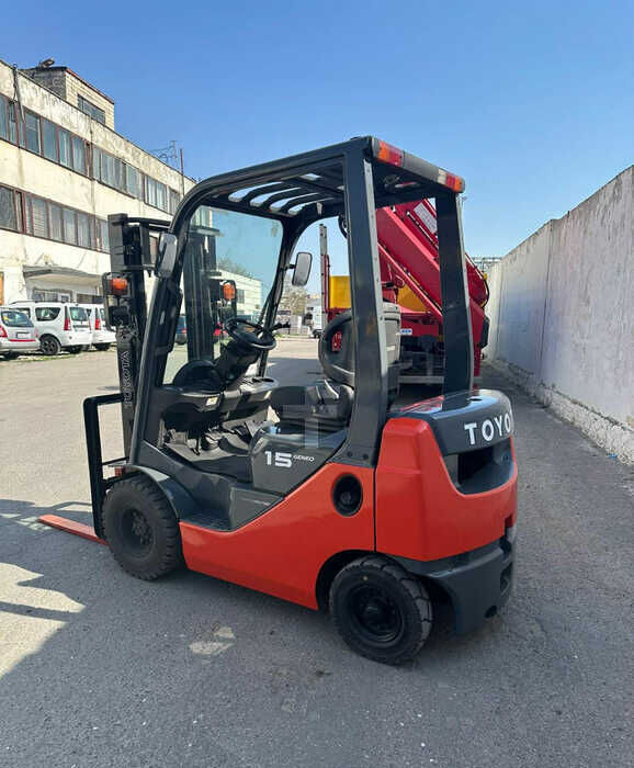 Toyota 02-8FD15 dizel viljuškar