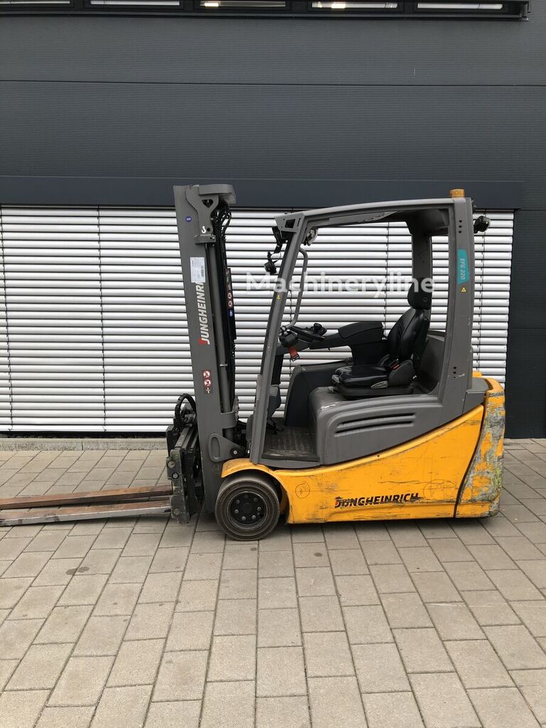 Jungheinrich EFG 220 električni viljuškar