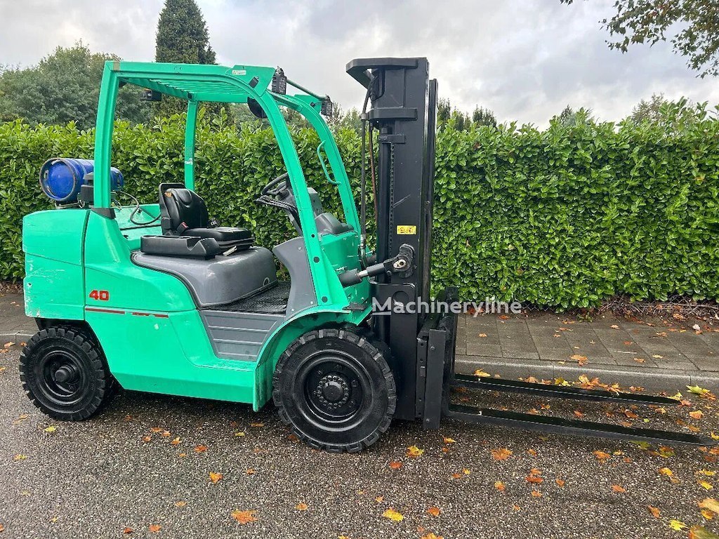 Mitsubishi FG40N Heftruck viljuškar na gas