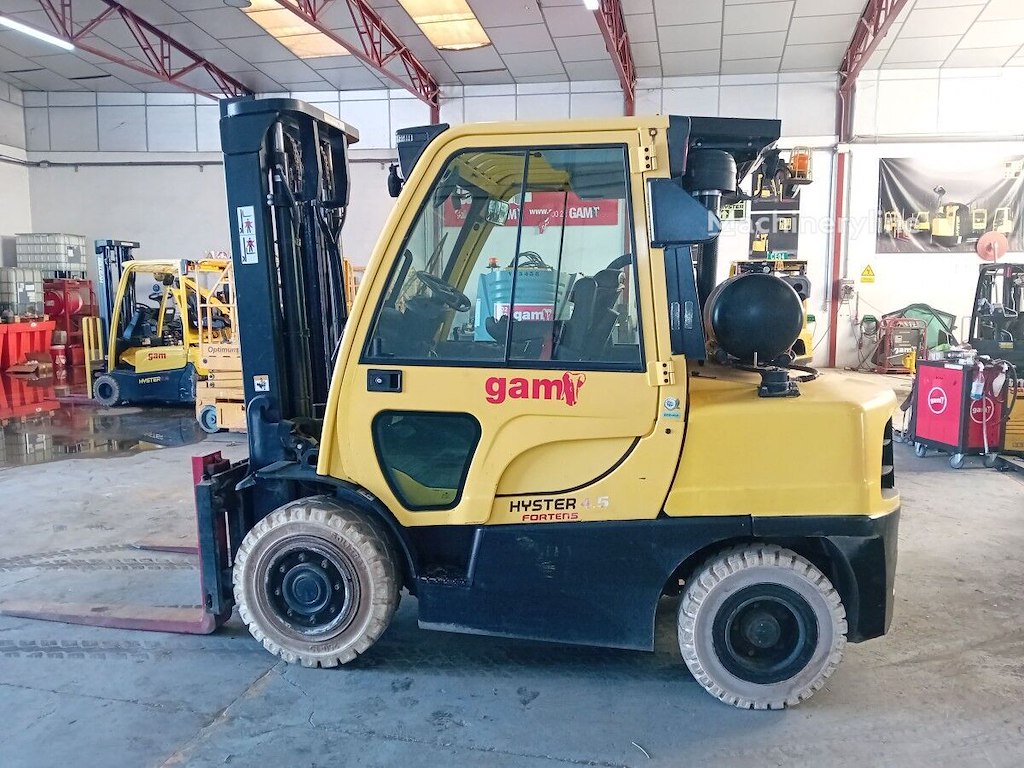 Prodaje se Hyster H4.5FTS5 viljuškar na gas na aukciji
