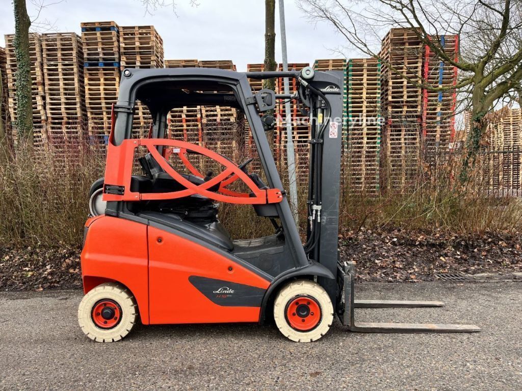 Linde H18T-01 viljuškar na gas