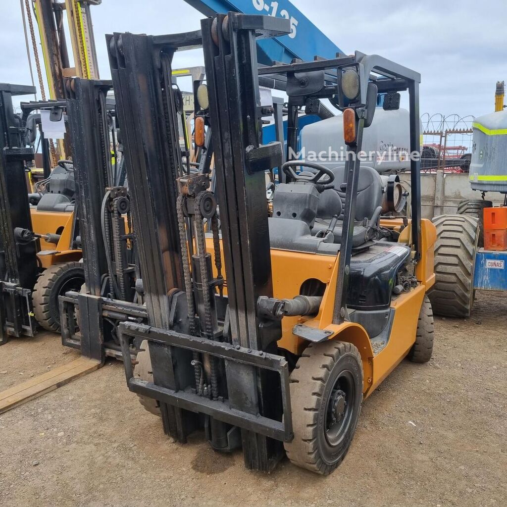 Caterpillar GP25NM viljuškar na gas/benzin