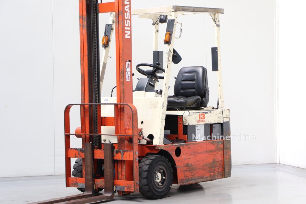 Nissan N01L-13U viljuškar na tri točka