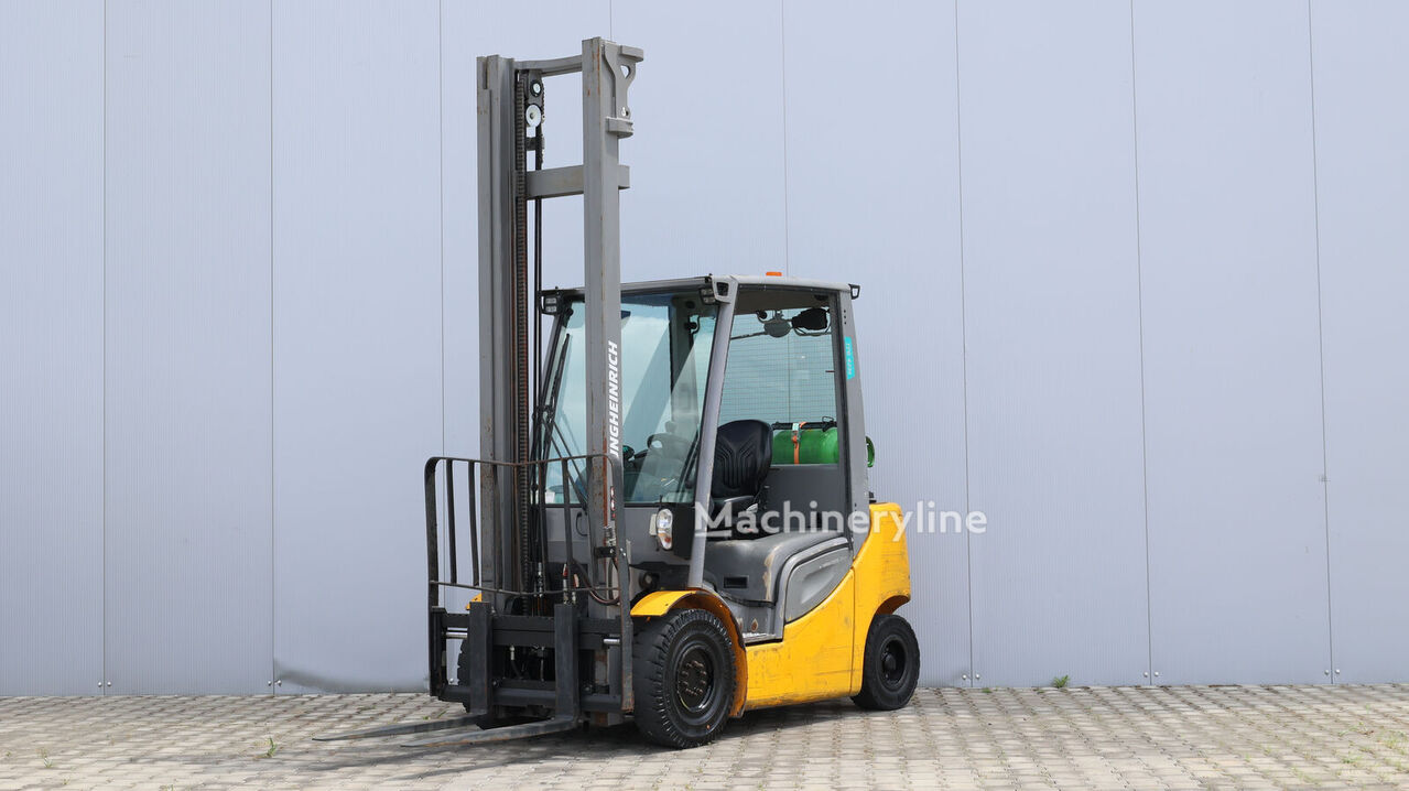 Jungheinrich TFG 425s viljuškar na gas