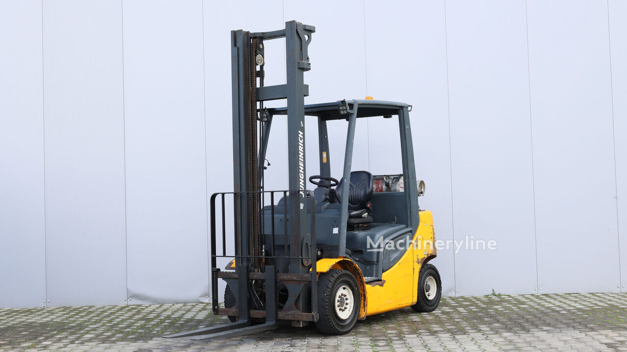 Jungheinrich TFG 425s viljuškar na gas