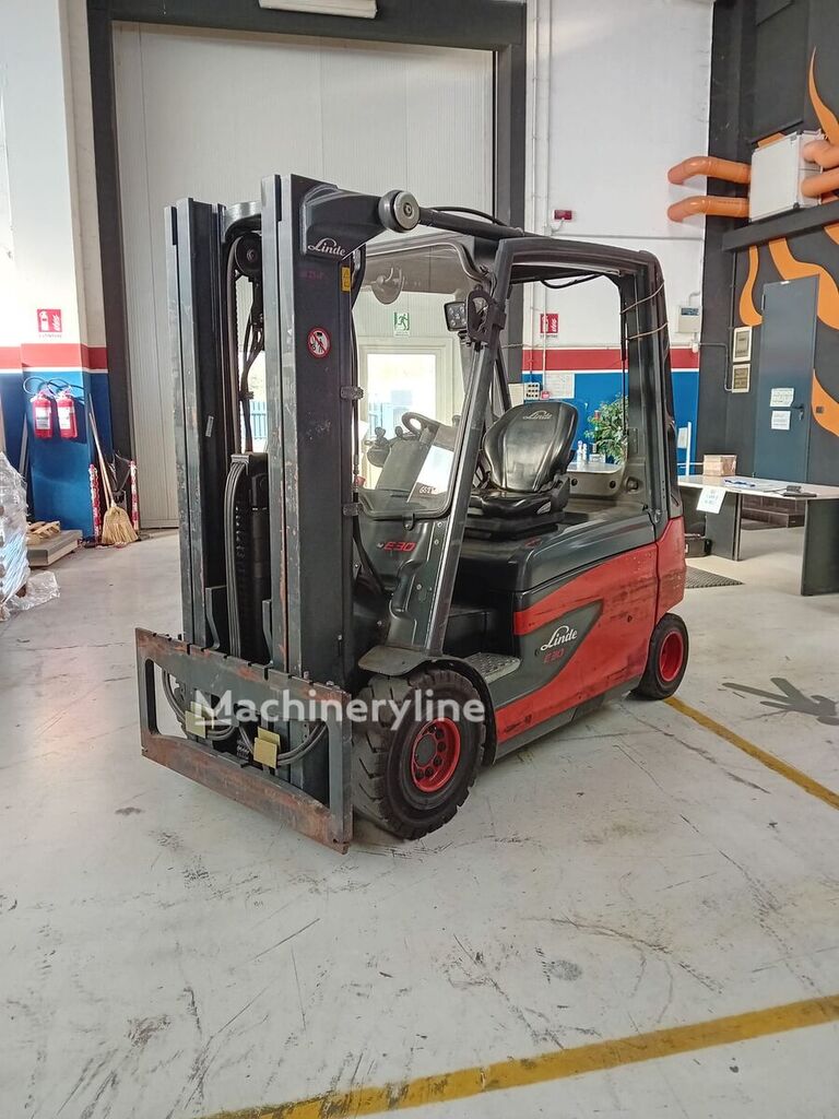 Linde E30L-01 električni viljuškar