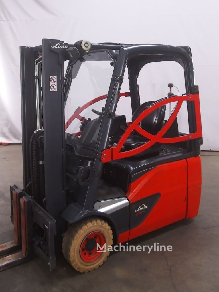 Linde E16-02 viljuškar na tri točka