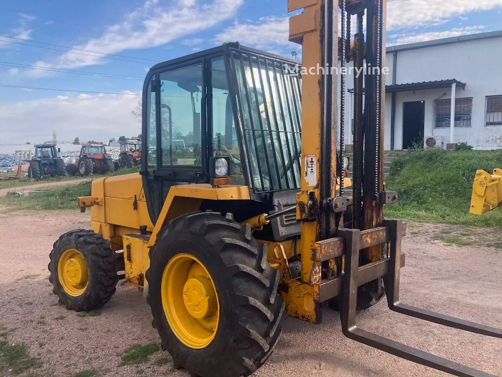 JCB 926 terenski viljuškar