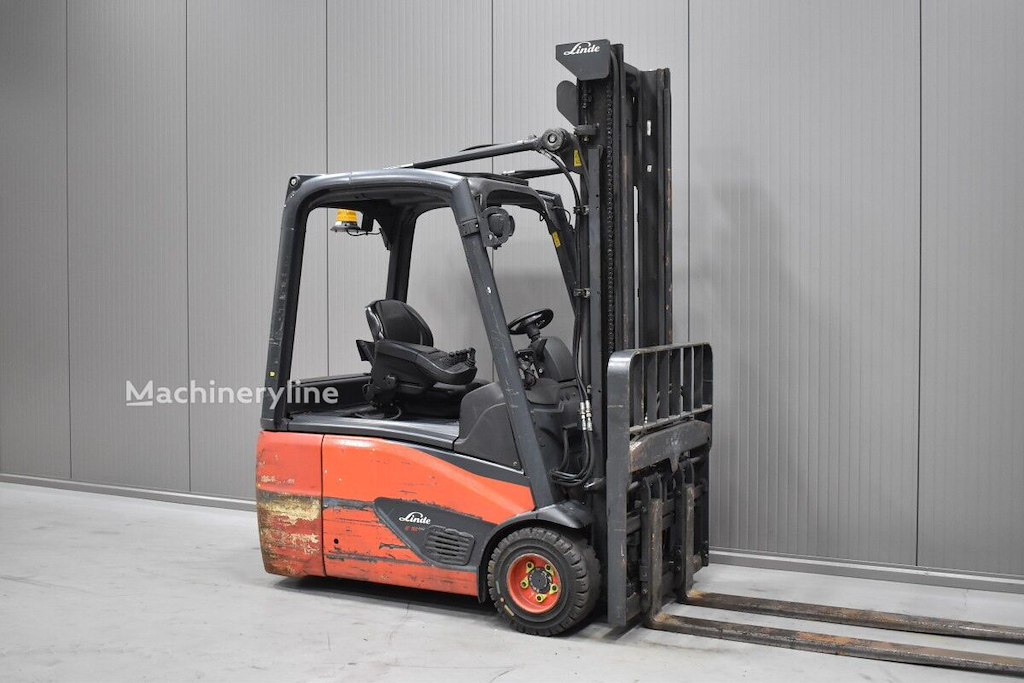 Linde E 18 - 02 viljuškar na tri točka