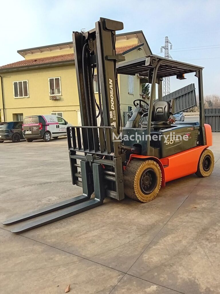 Doosan B50X-5 električni viljuškar